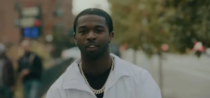 Bekijk hier de trailer van de film Boogie met Pop Smoke