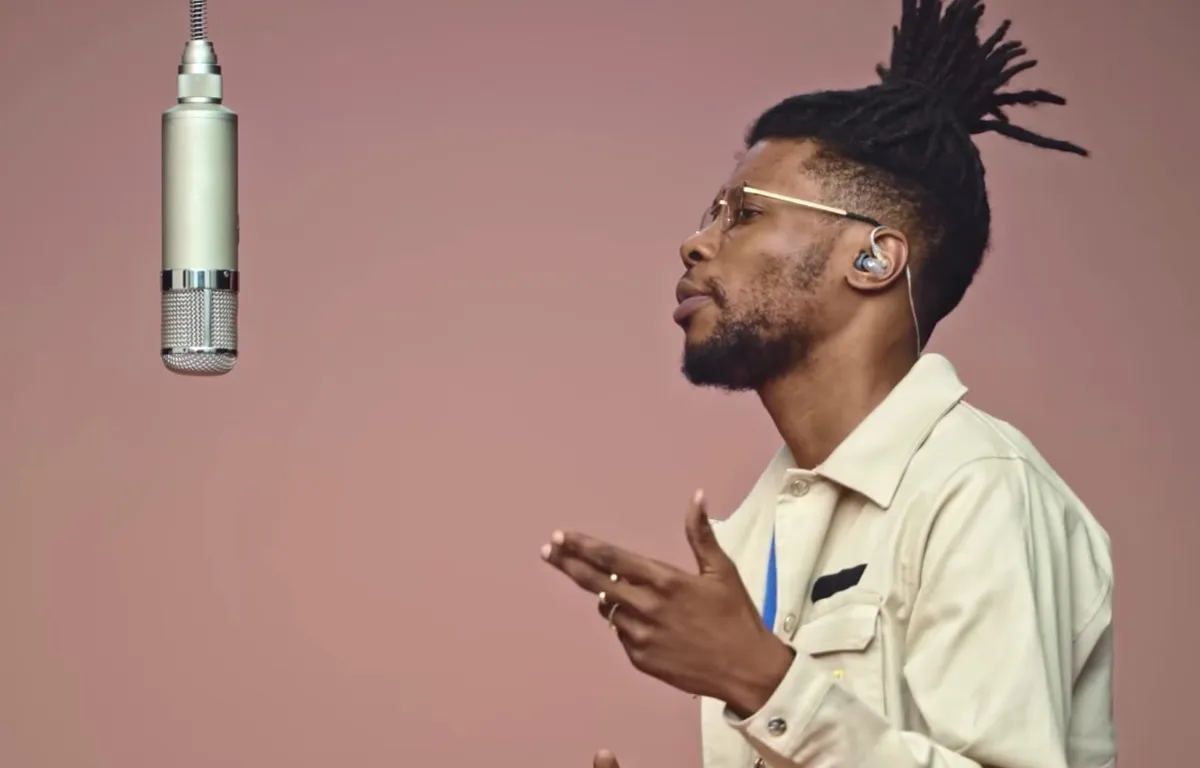 Sevn Alias laat zijn nieuwe single 'Warning' horen bij Colors