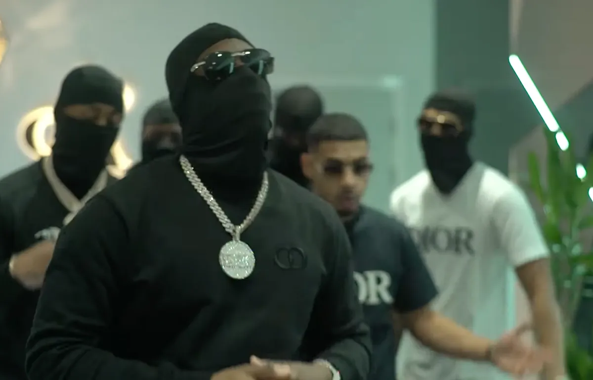 Video: JoeyAK - Raw (Prod. Esko & Gubes)