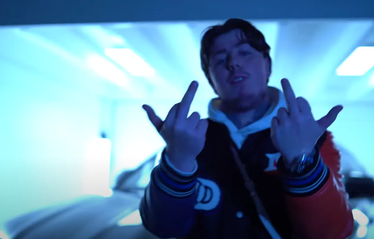 Jack dropt Teamgeest video: "M'n jongen heeft die 17, net Kelly Mexy"