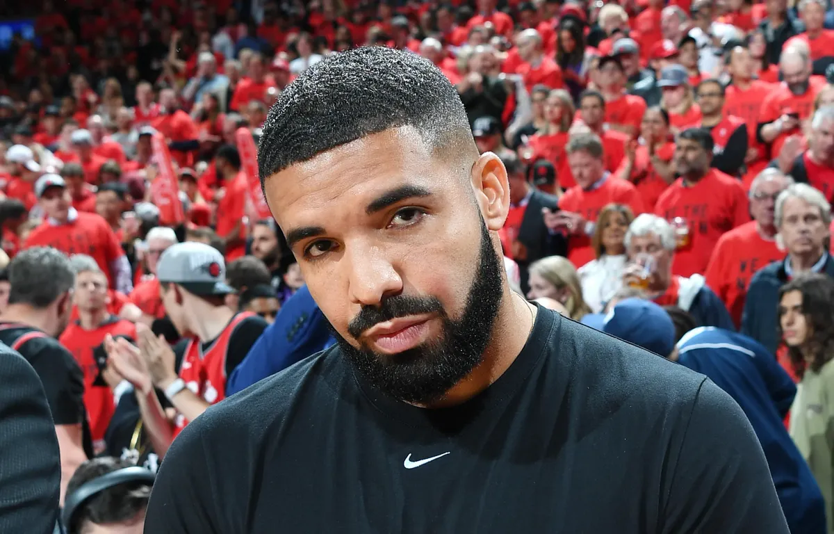 Drake maakt samenwerking adidas en Kanye West belachelijk in speech bij ...