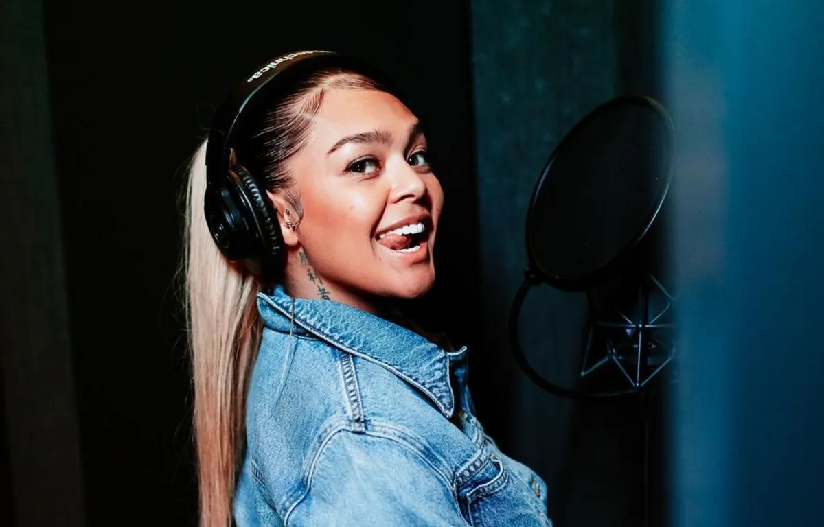 Delany deelt verhaal over hoe ze bijna gedrogeerd werd: "De wereld ...