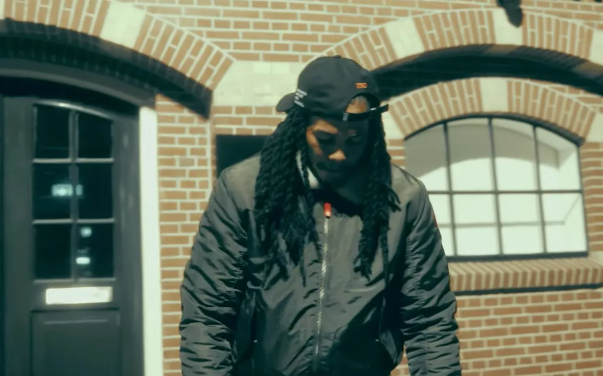 Mario Cash doet boekje open in Wayback video: "Ik ben een vader, ik ben ...