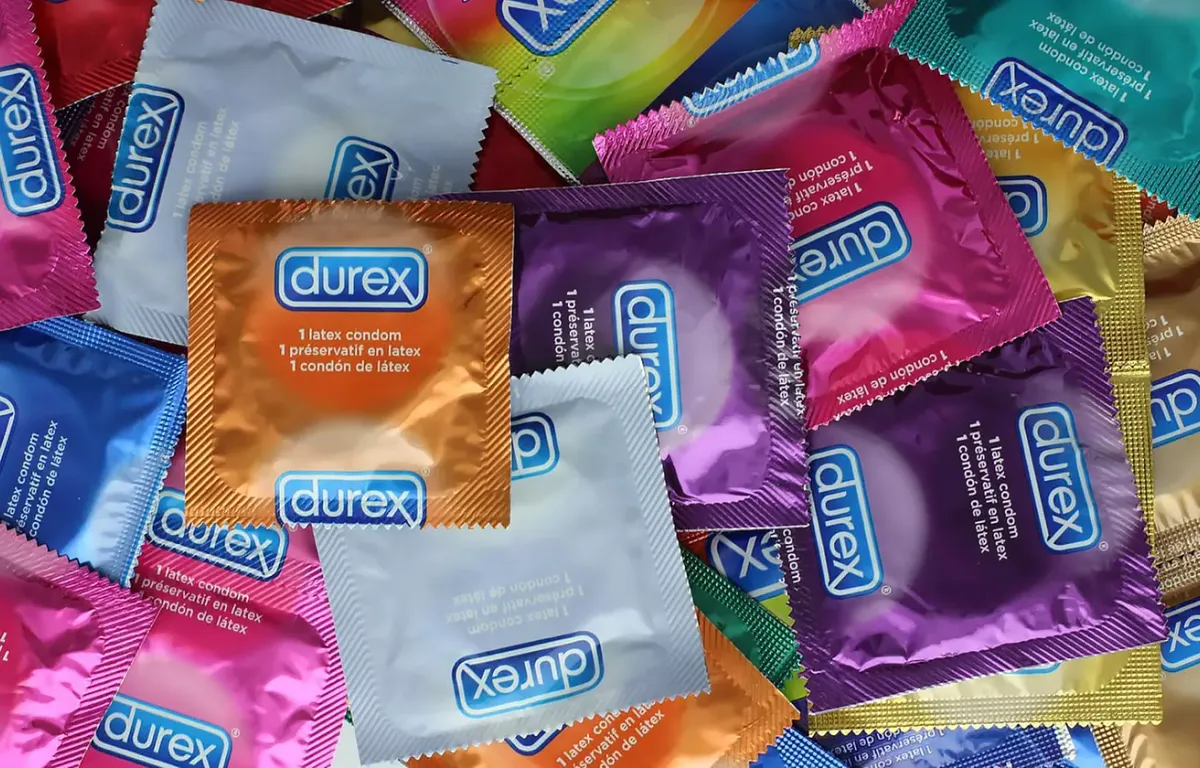 Frankrijk gaat de strijd met SOA's aan door condooms gratis te maken