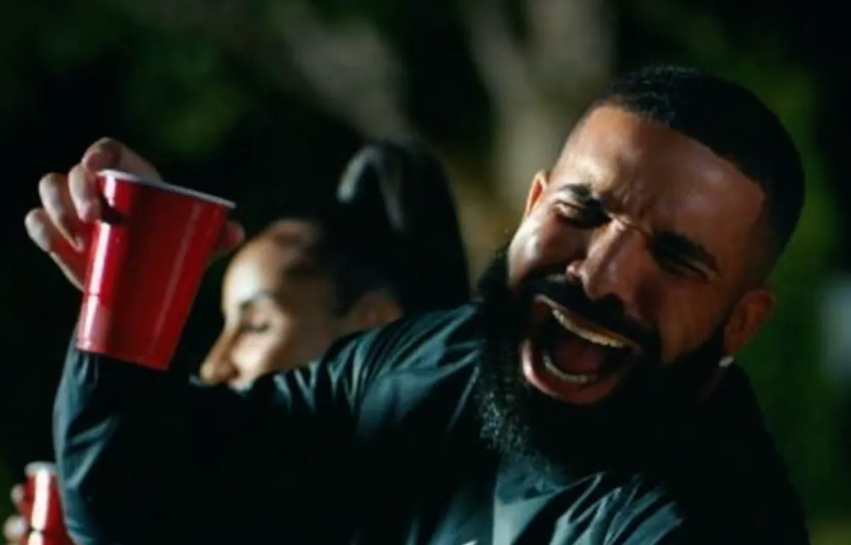 Drake gaat JayJay Santana achterna; het internet verdenkt de rapper van ...