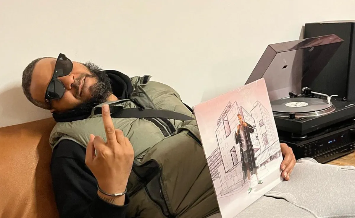 Hef deelt zijn top 10 favoriete Nederlandse rappers en zorgt voor ...