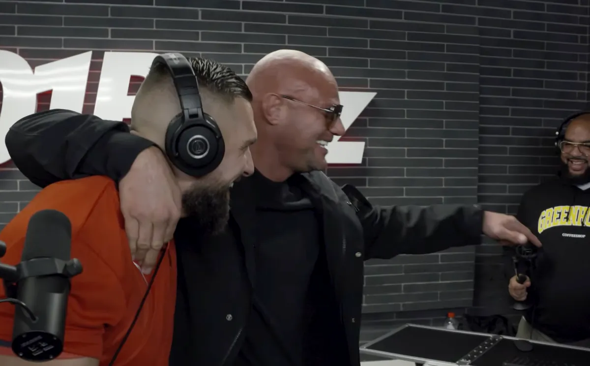 Kosso begint zelfs zijn 101Barz sessie met schep pre-workout: "Ik lieg ...