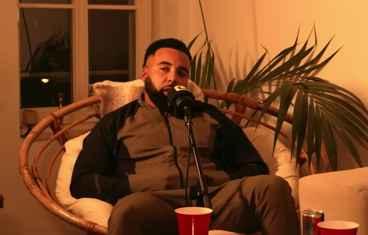 Mula B doet een boekje open over zijn nieuwe album: "Het was eng om het ...