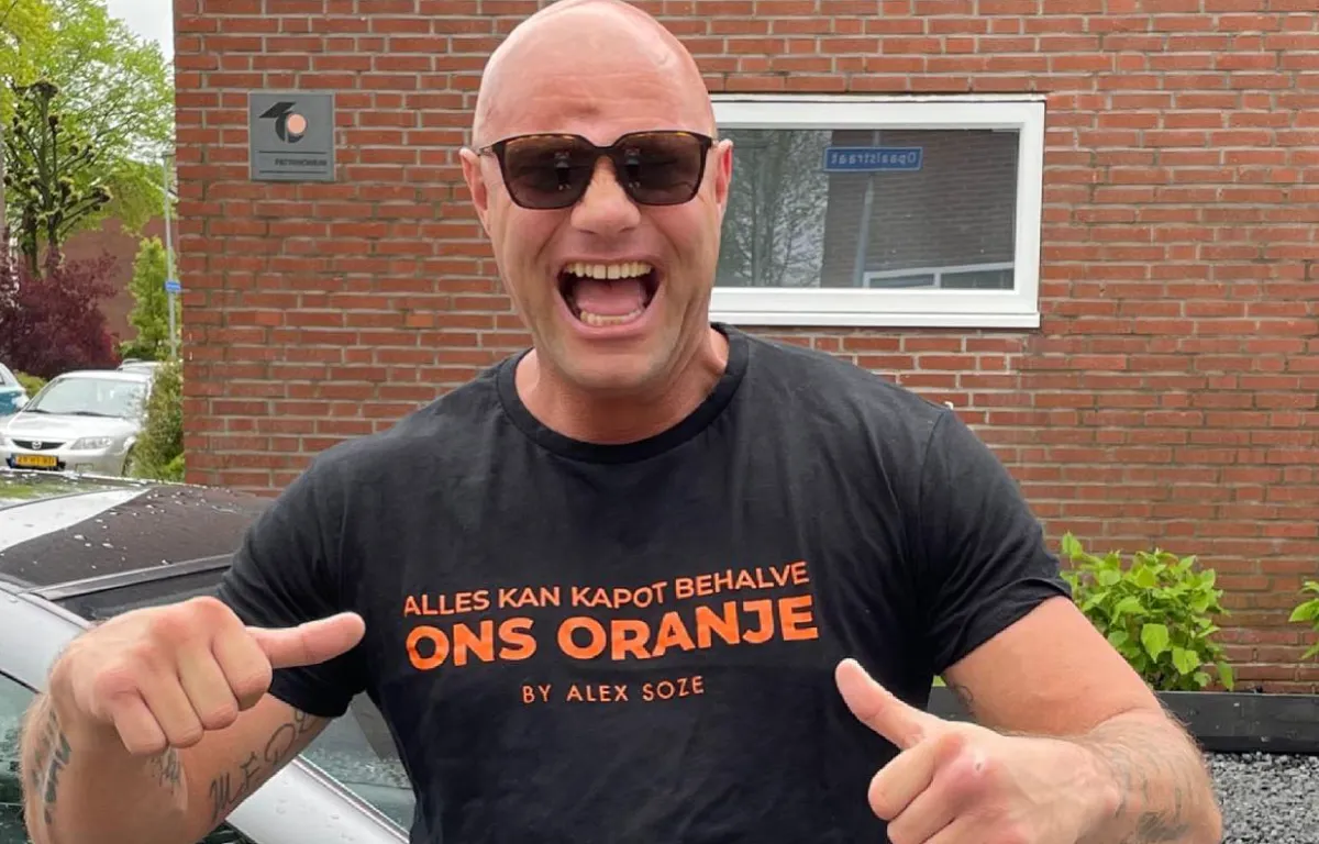 Alex Soze gaat helemaal los op Boef en laat weten dat hij geen 'fanboy ...