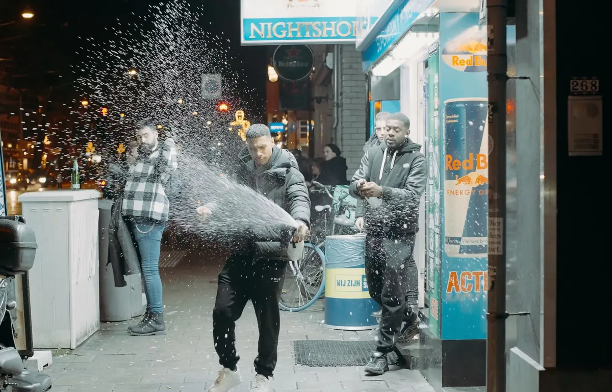 Jaykoppig en Henkie T zijn op Champy in nieuwe video