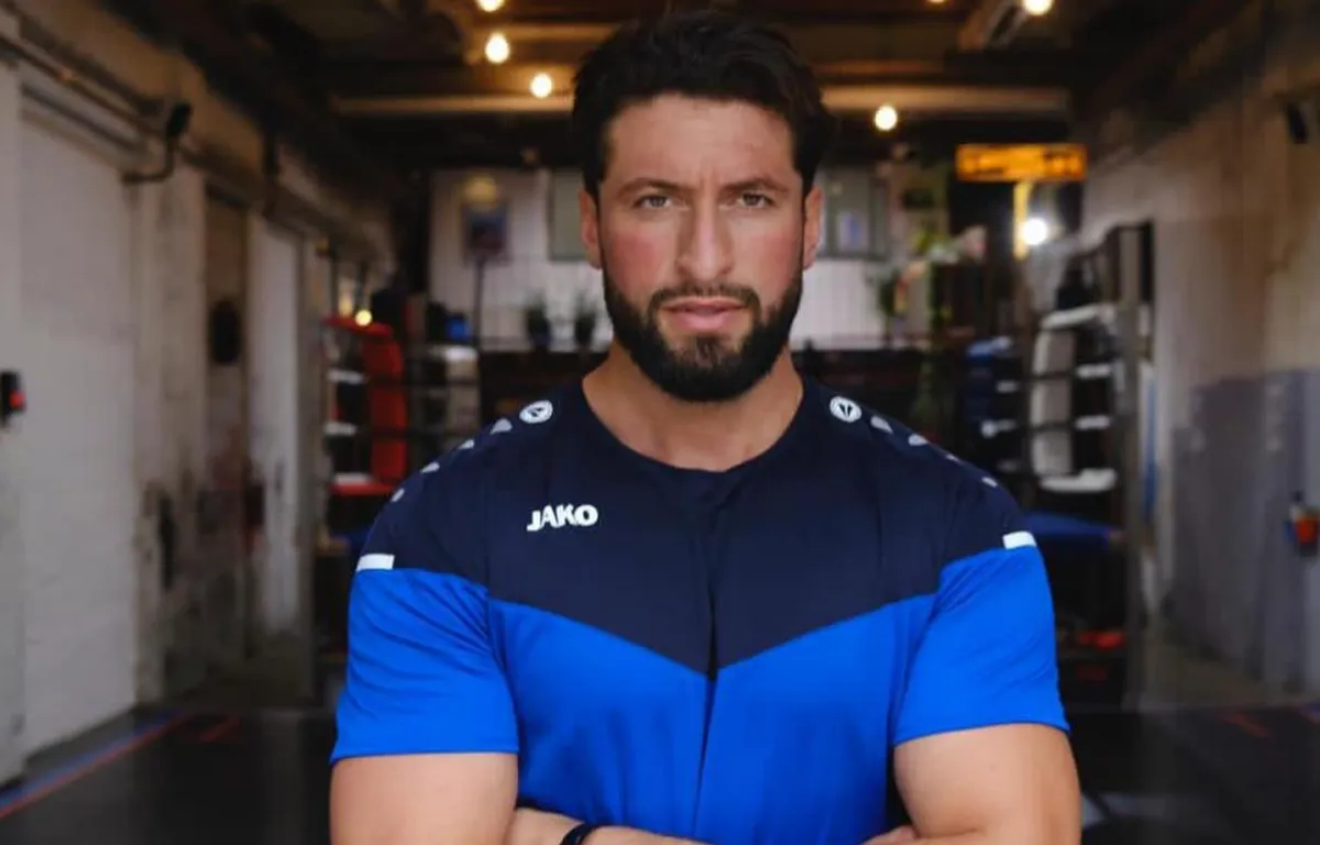 Jamal Ben Saddik boekt kleine overwinning en mag ontvoeringszaak in ...