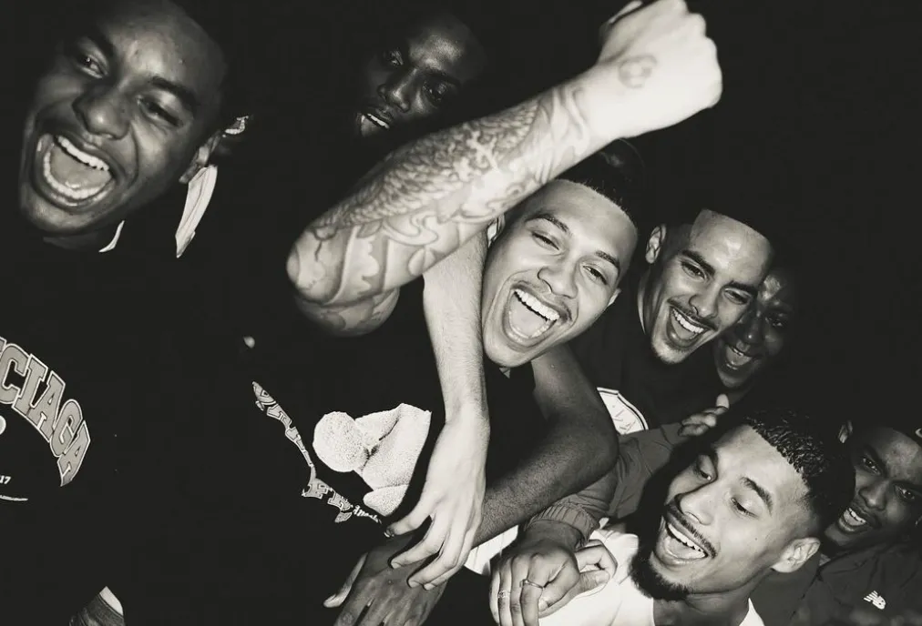 J.FIZ, Ksix, JayKoppig, Hekje31 & Dior scoren nummer 1 hit met Vaag en ...