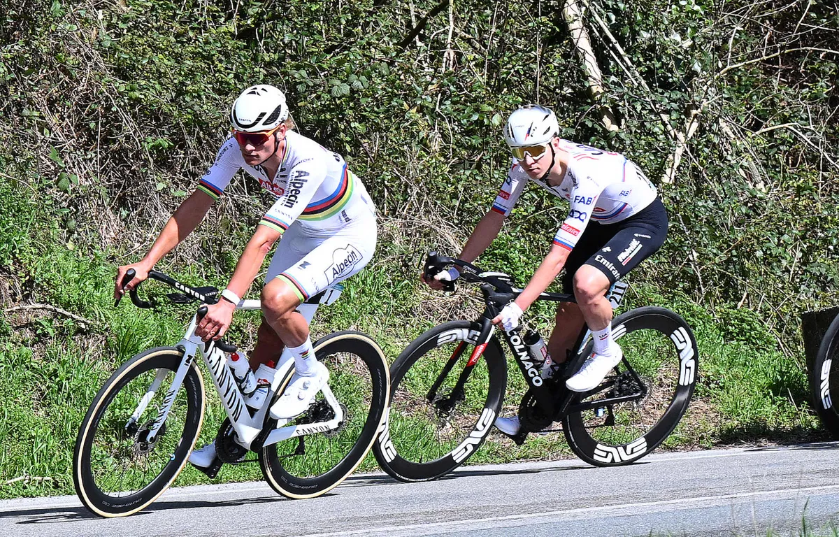David van der Poel weist darauf hin, dass es für Mathieu van der Poel ...