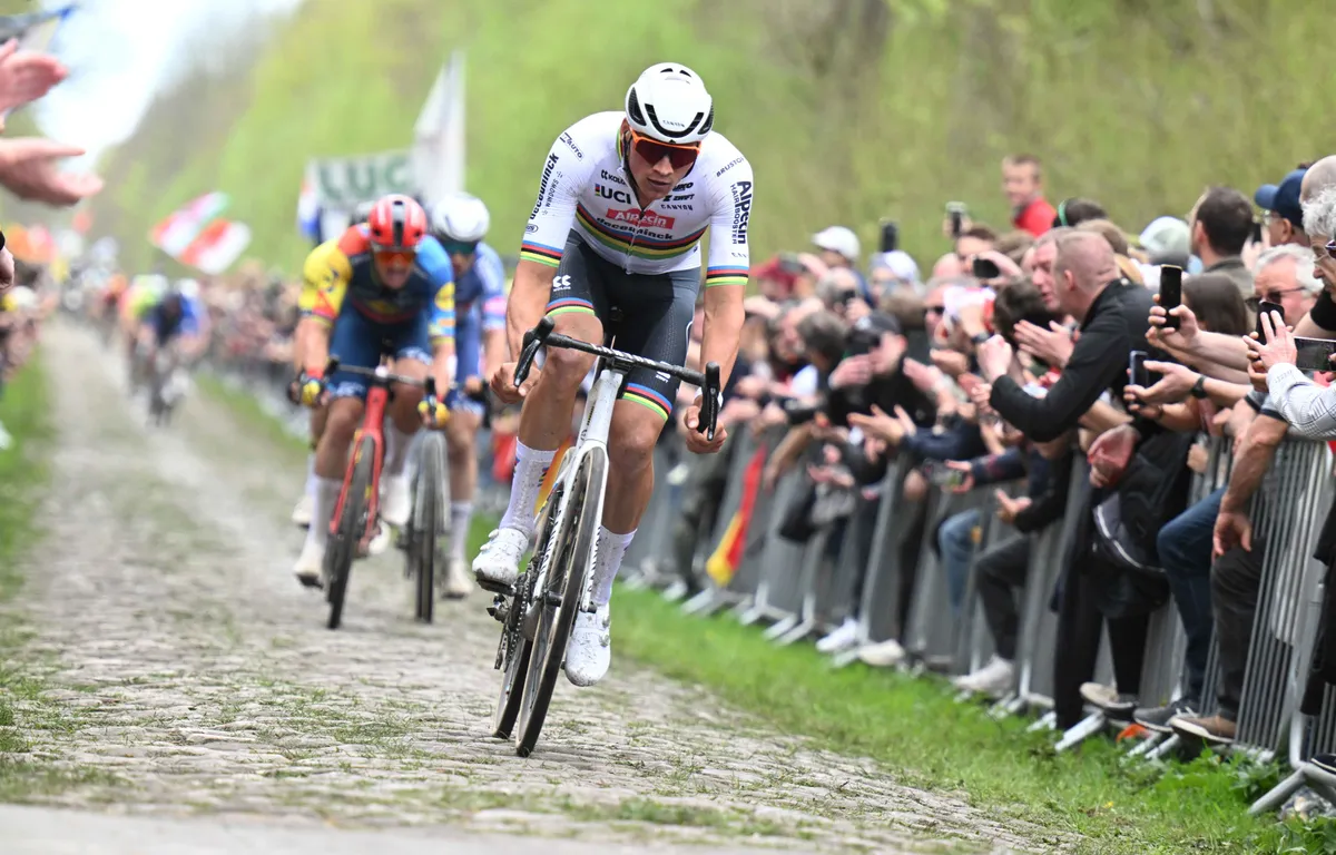 Hansen über Drama um Schikane bei Paris-Roubaix: "Ich habe dann die ...