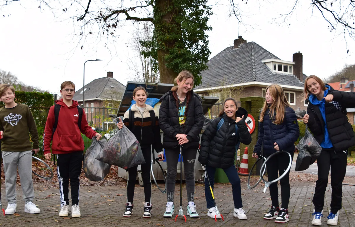 Zwerfafval opruimen! Aeres VMBO Velp adopteert eigen wijk