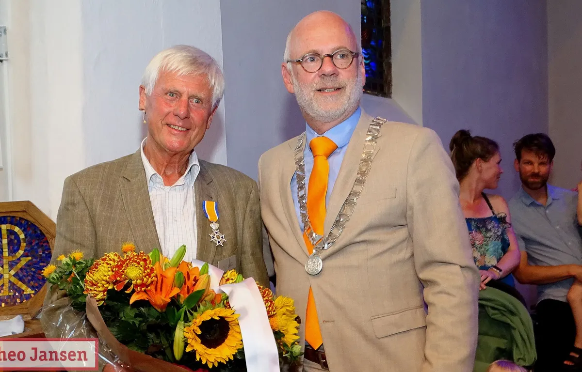 Martin Idema geridderd in Oude Jan te Velp