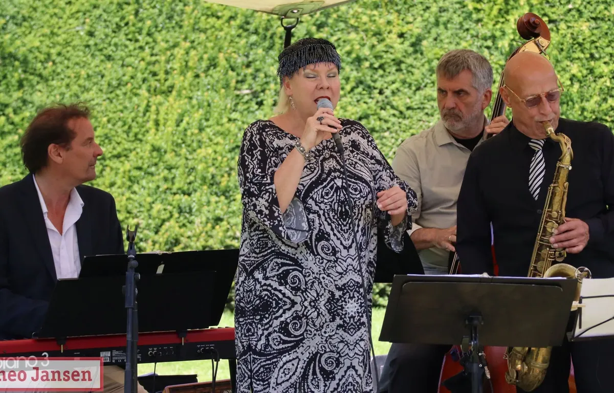 Masha Bijlsma Sextet betoverde publiek in de tuin van Kasteel Middachten