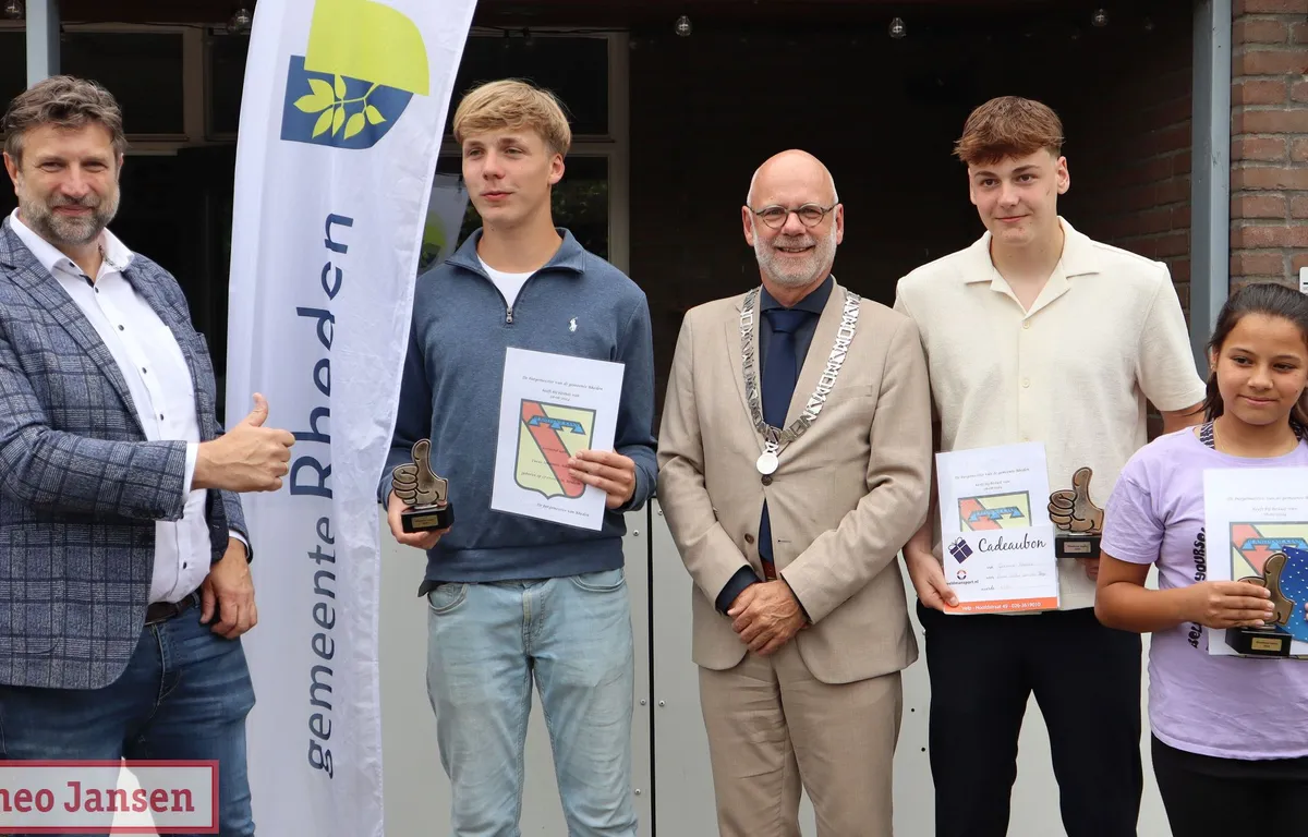 Rhedense Kanjer voor Lucas Alberti en Lucas van den Berg en postuum aan Abdul Kader Daboul