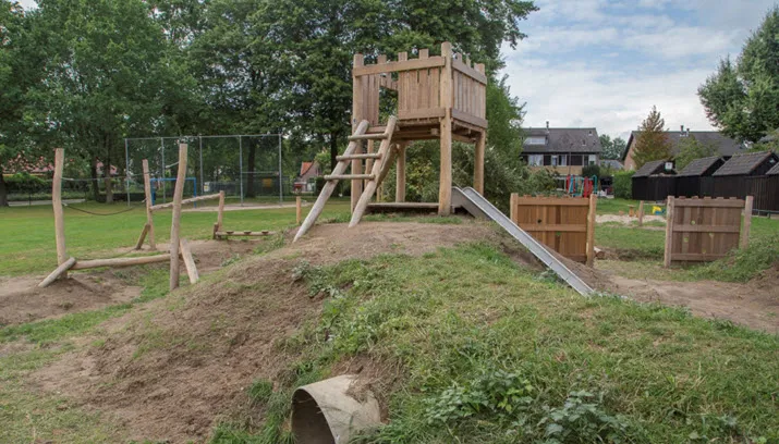 Een bijzondere speeltuin in De Steeg, want kinderen uit de buurt ...