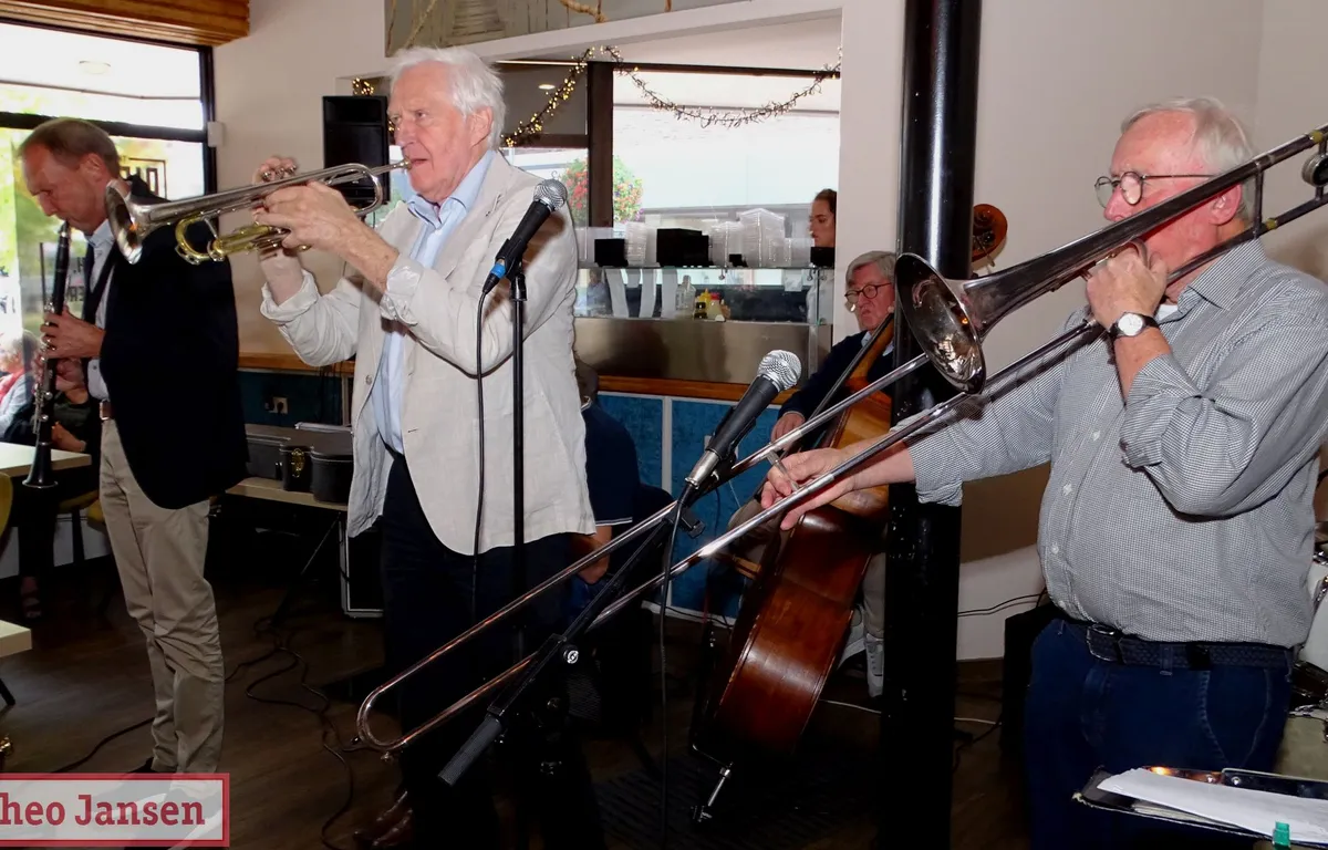 Zondag 25 september trad de Forest Jazz Band weer op bij “Het Hart van Dieren“