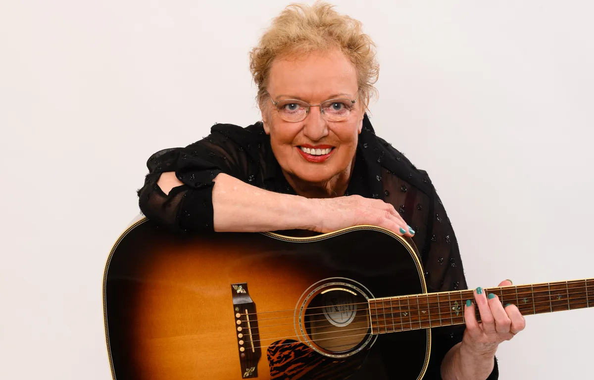 De Dame Op Leeftijd viert 50 jaar het Nederlandse lied in De Kring