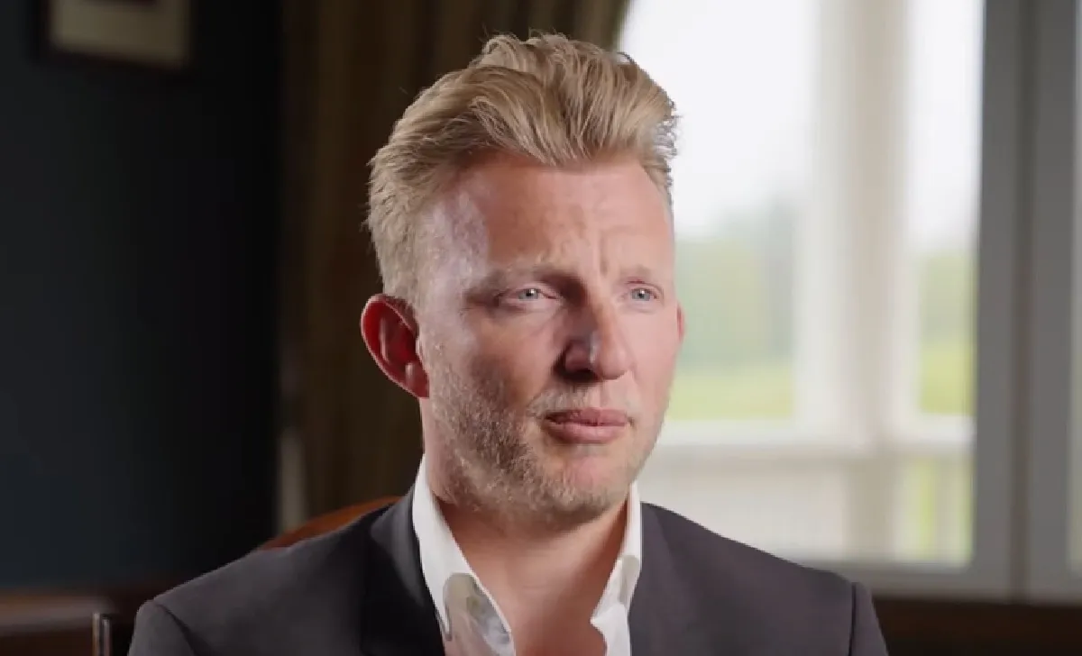 Ex-voetballer Dirk Kuyt op heterdaad betrapt: ''Wat een viezerik''