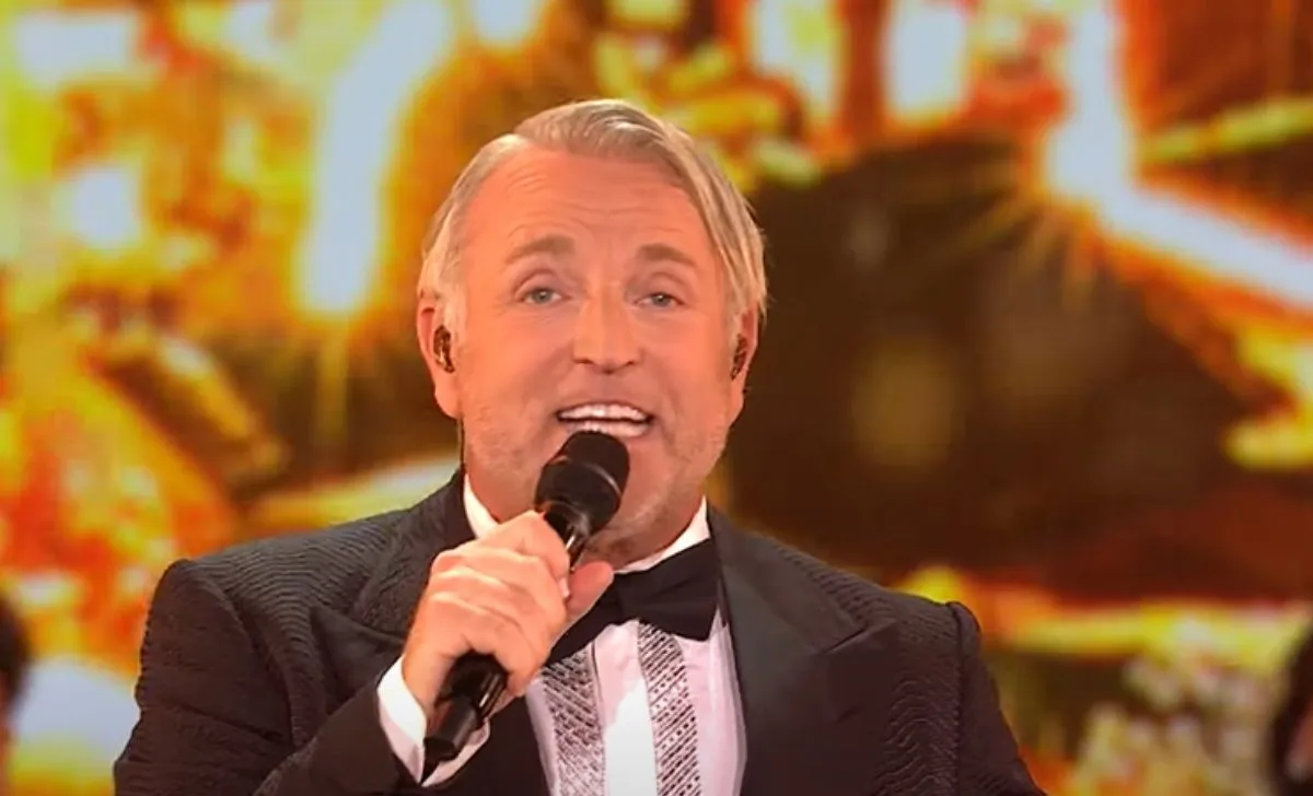 Gordon is weer verliefd en showt zijn nieuwe vriend