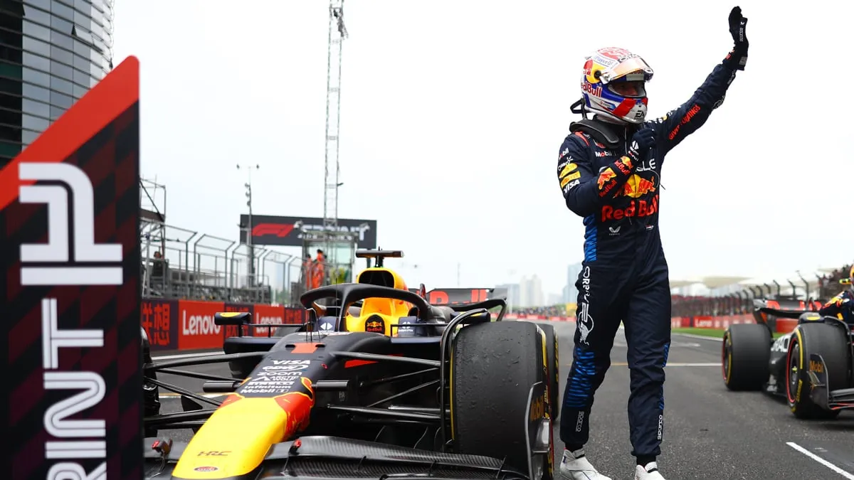 Max Verstappen wint eerste F1 sprintrace van het seizoen