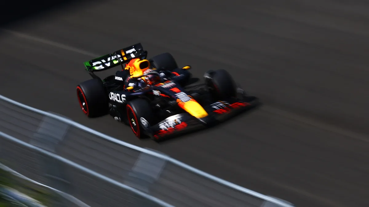 Sainz snelste in eerste vrije training GP van Hongarije, Verstappen tweede