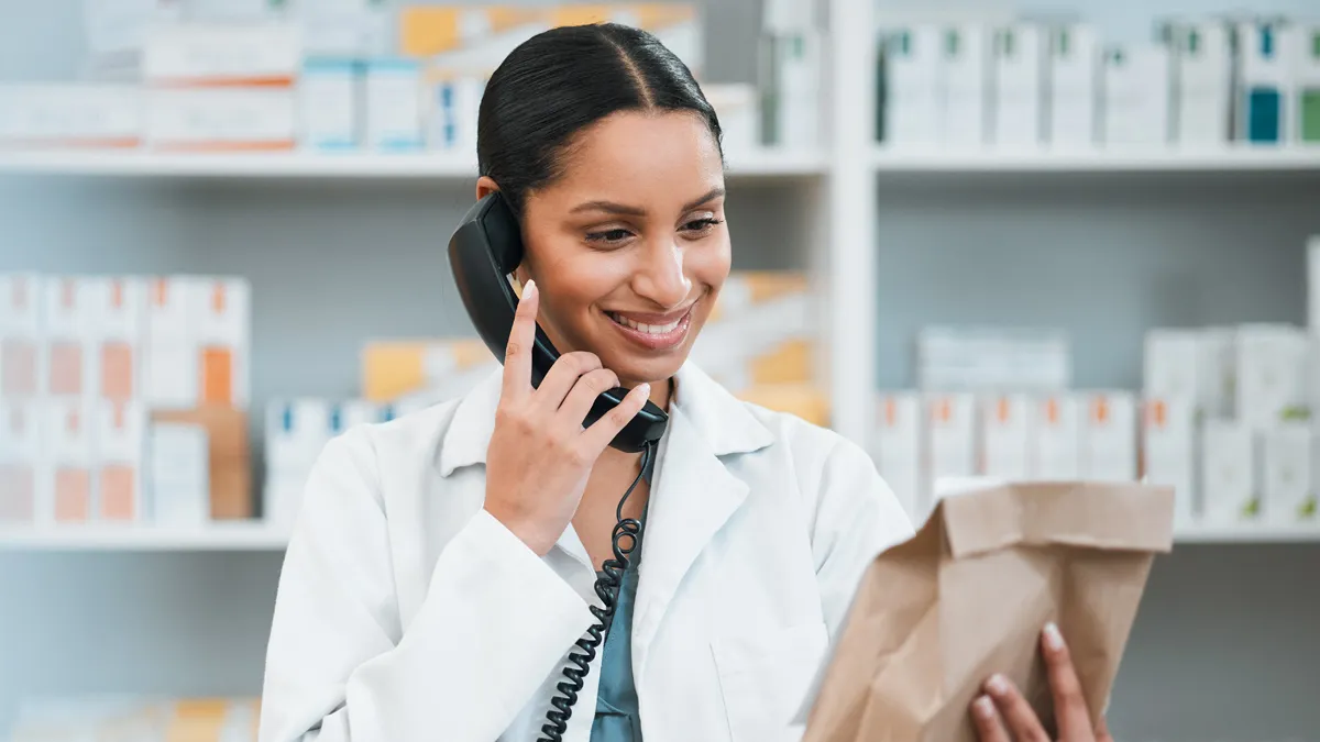 FNV en CNV kondigen stakingen aan bij apotheken