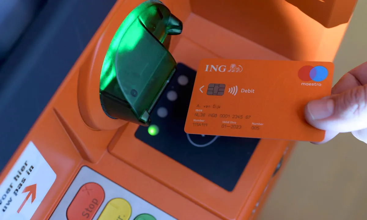 ING begint met pratende geldautomaten