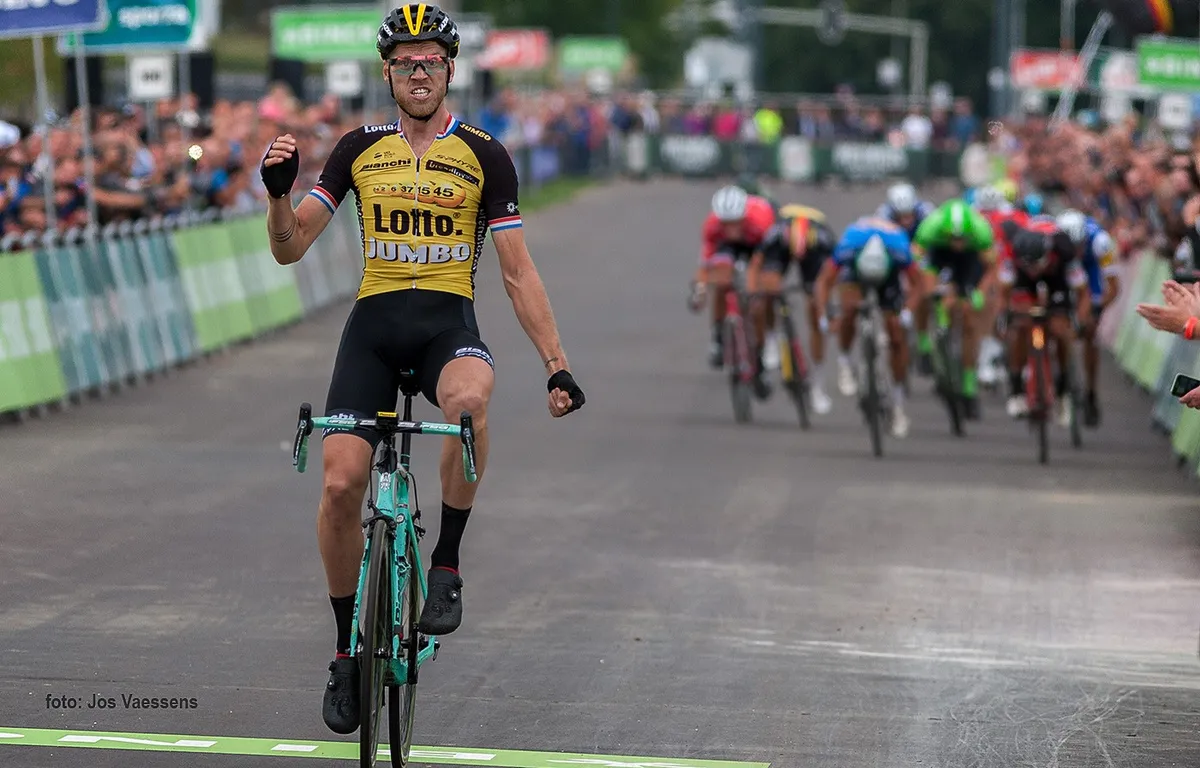 Lars Boom solo over de streep in Sittard-Geleen