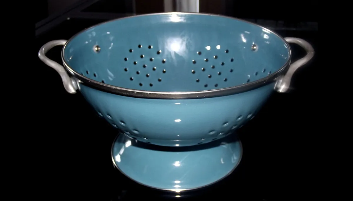 U mag niet met een vergiet op uw hoofd op uw ID-kaart