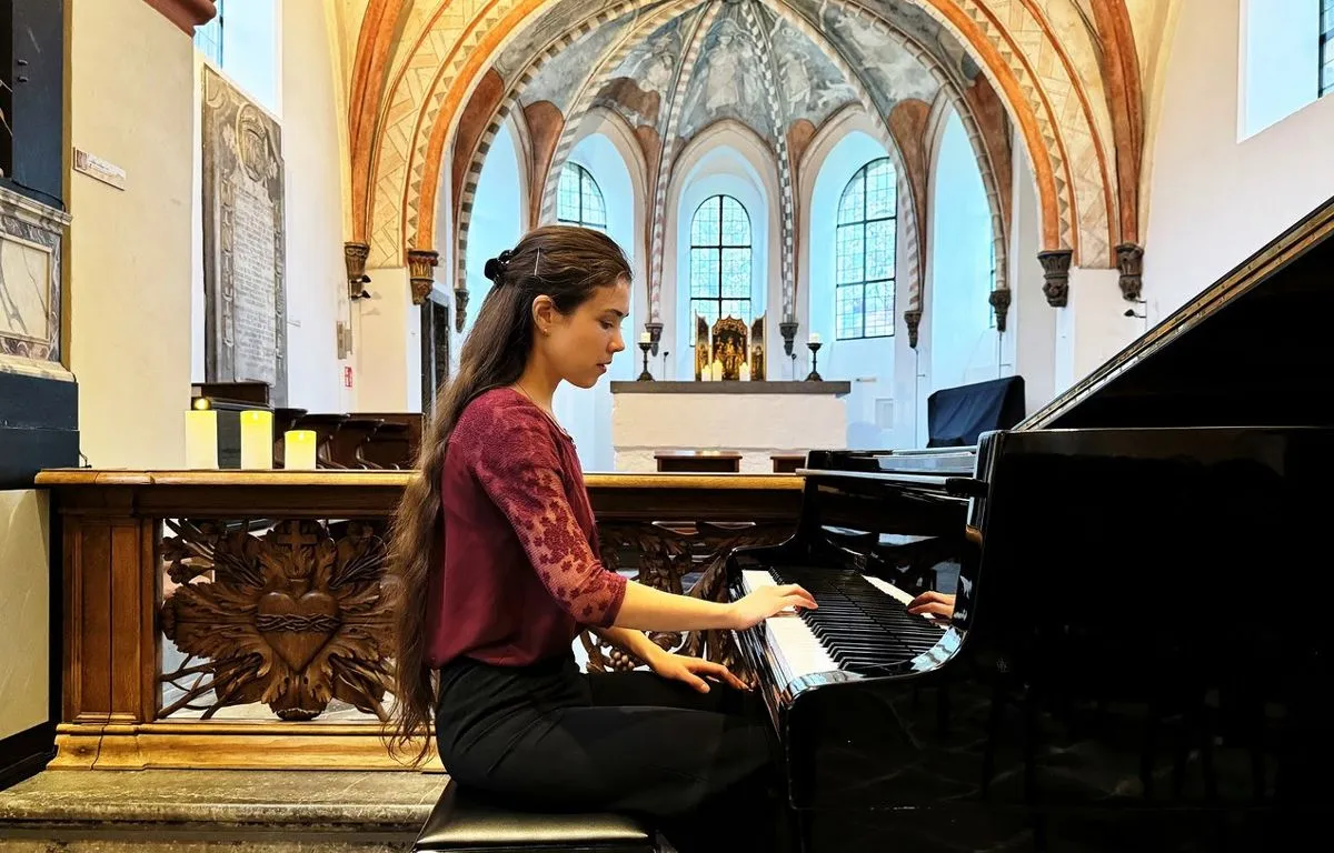 Kerstconcert Anna Mikhailova in oude Salviuskerkje