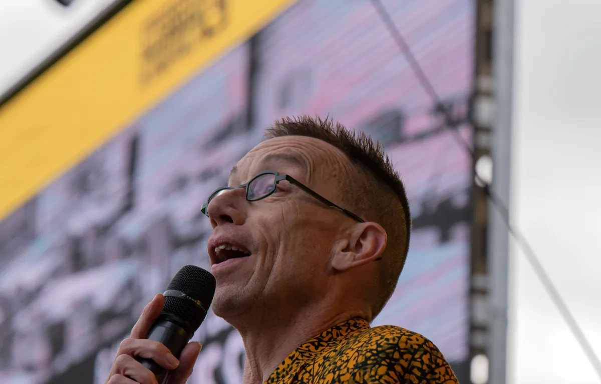 Ranzige 'grap' Dolf Jansen valt verkeerd: 'Moet Johan Derksen van TV of ...