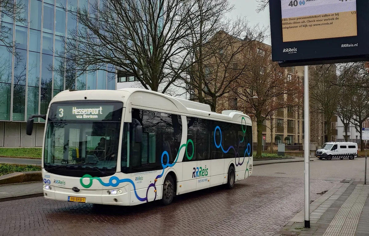 Plaatsing nieuwe digitale informatieborden bij bushaltes vertraagd