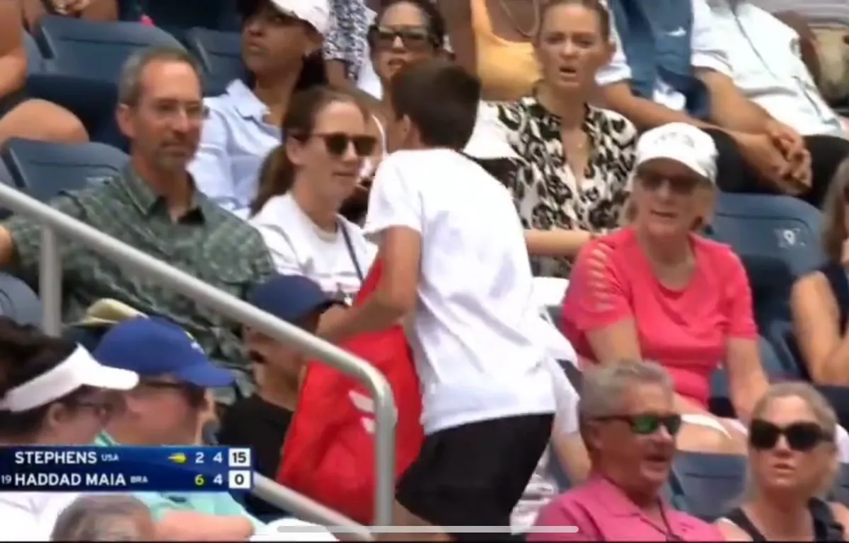 (VIDEO) Confusion at Stephens-Haddad Maia clash as crowd member orders ...