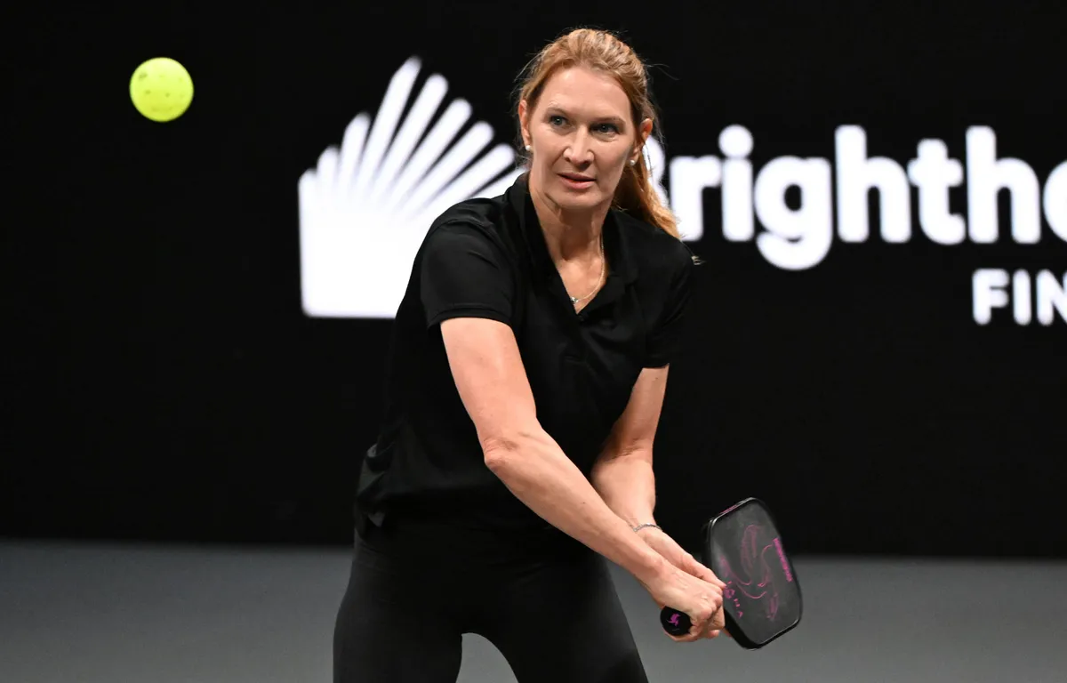 (VIDEO) 'Still got it': Steffi Graf stuns Maria Sharapova and John ...