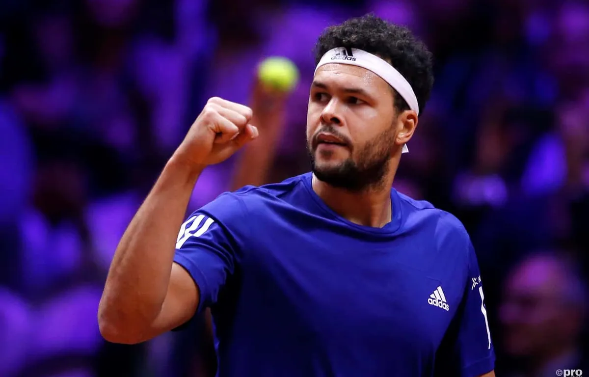 Tsonga donates t-shirt he wore against Federer to help Fondation Hôpitaux