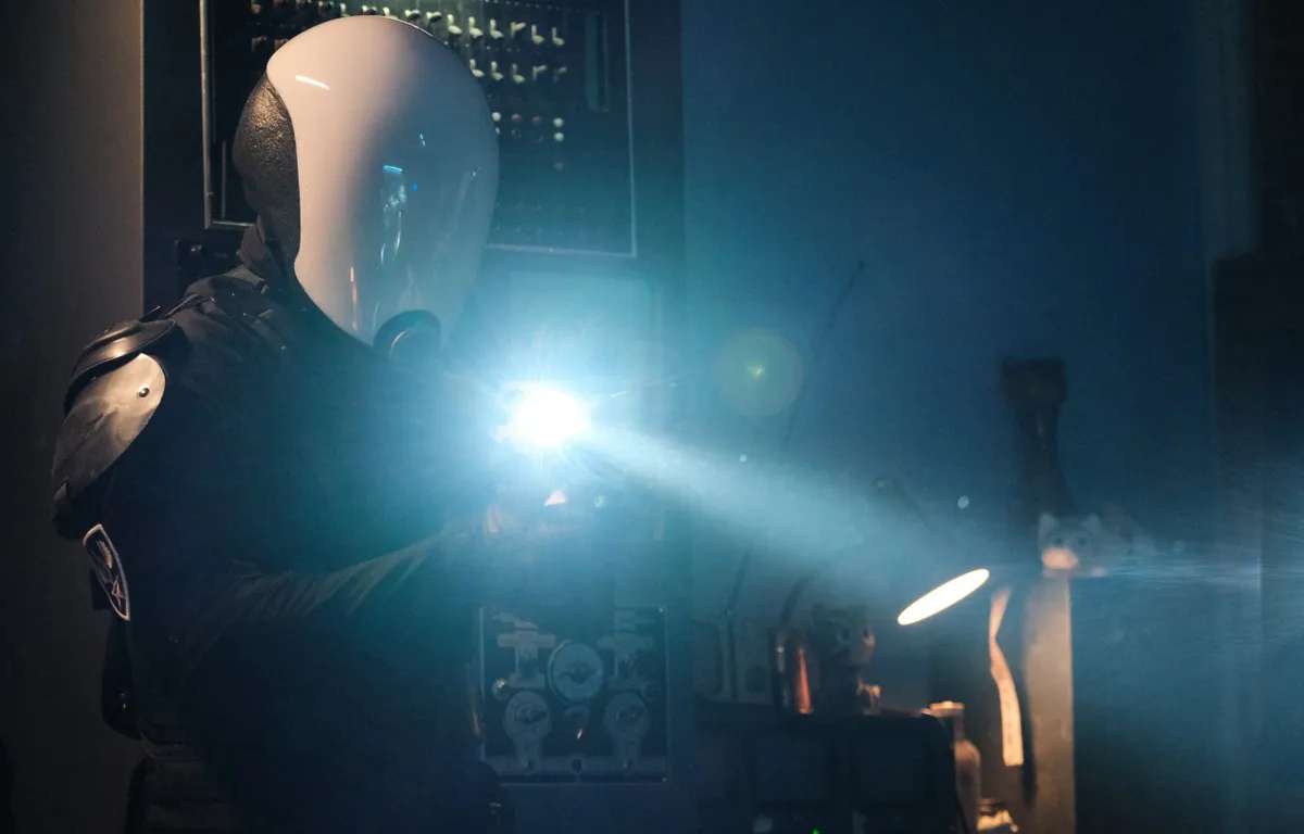 Neal McDonough en Sean Astin schitteren in nieuwe trailer van Angel ...