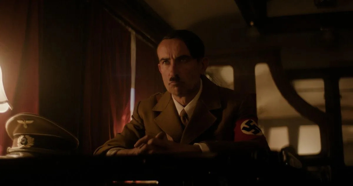 Netflix komt binnenkort met een nieuwe WOII-serie over Adolf Hitler
