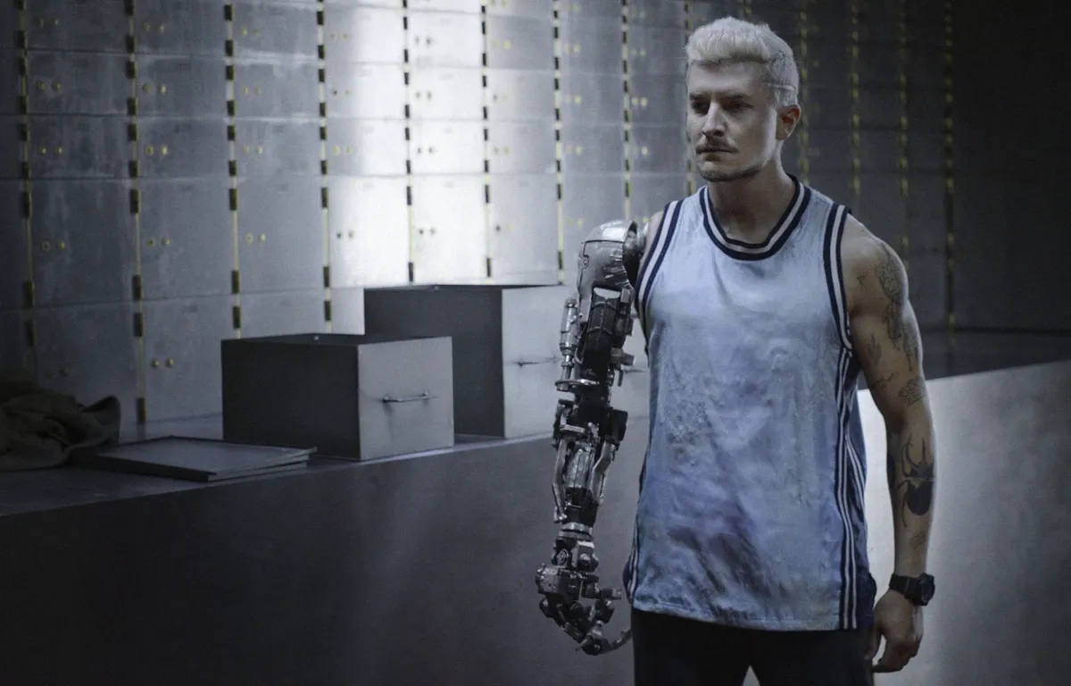 Netflix deelt eerste officiële beelden van nieuwe dystopische thriller ...