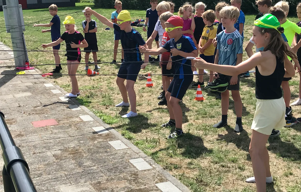 Kinderen maken kennis met sportactiviteiten