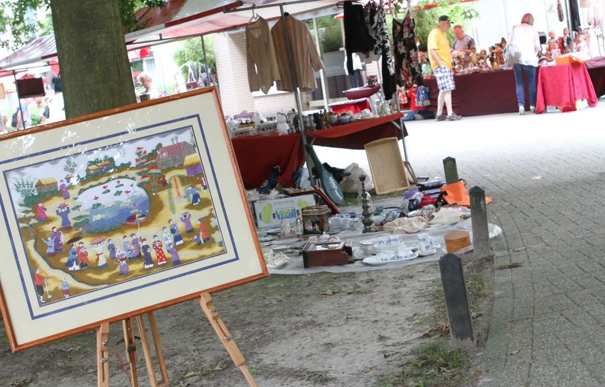 Rommelmarkt in Tweespan aan Mira