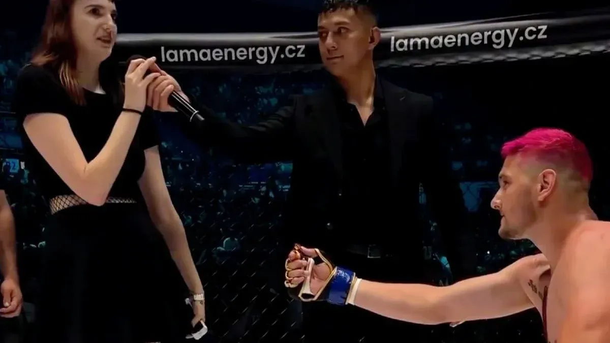 MMA-vechter loopt een blauwtje na verlies wedstrijd