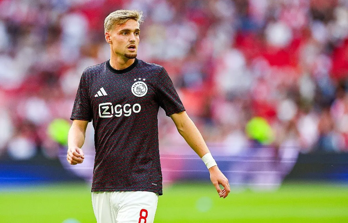 Het zat eraan te komen: 'Toptransfer voor Kenneth Taylor'