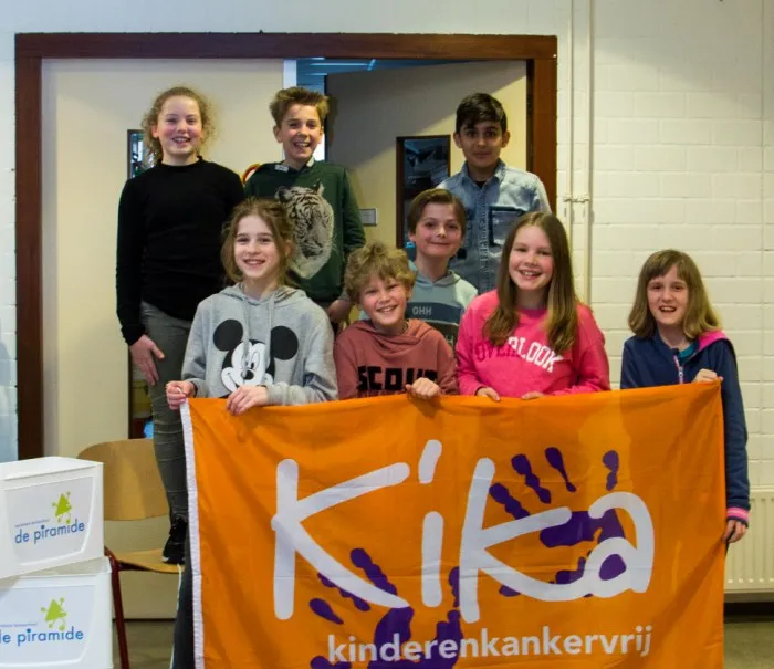 Piramide-klassen in actie voor KiKa