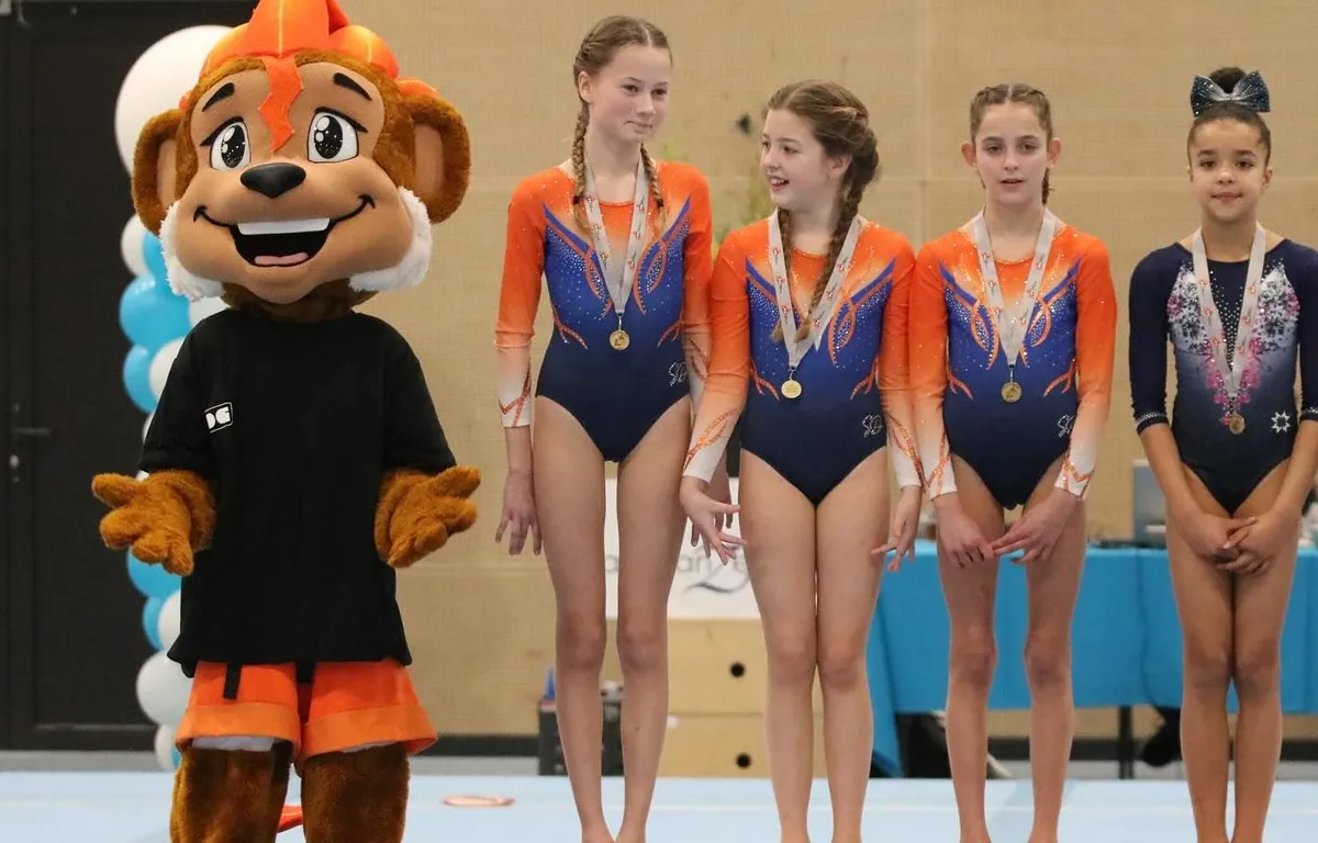 Meisjes Pro Patria turnen regiowedstrijd in Kaatsheuvel