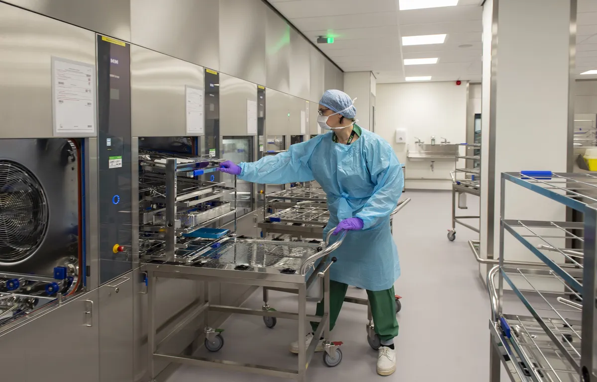 ETZ opent hypermoderne sterilisatie afdeling