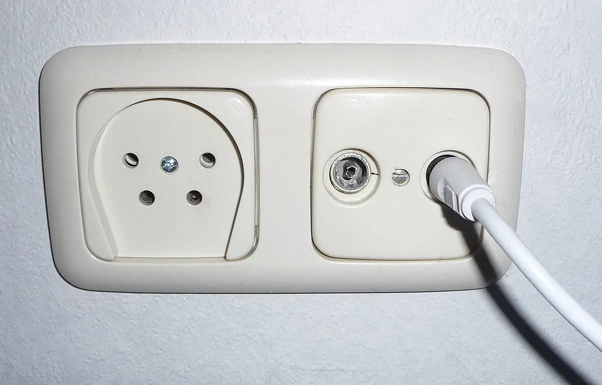 Vaste telefoon verdwijnt, glasvezel aansluitingen nemen toe maar ...